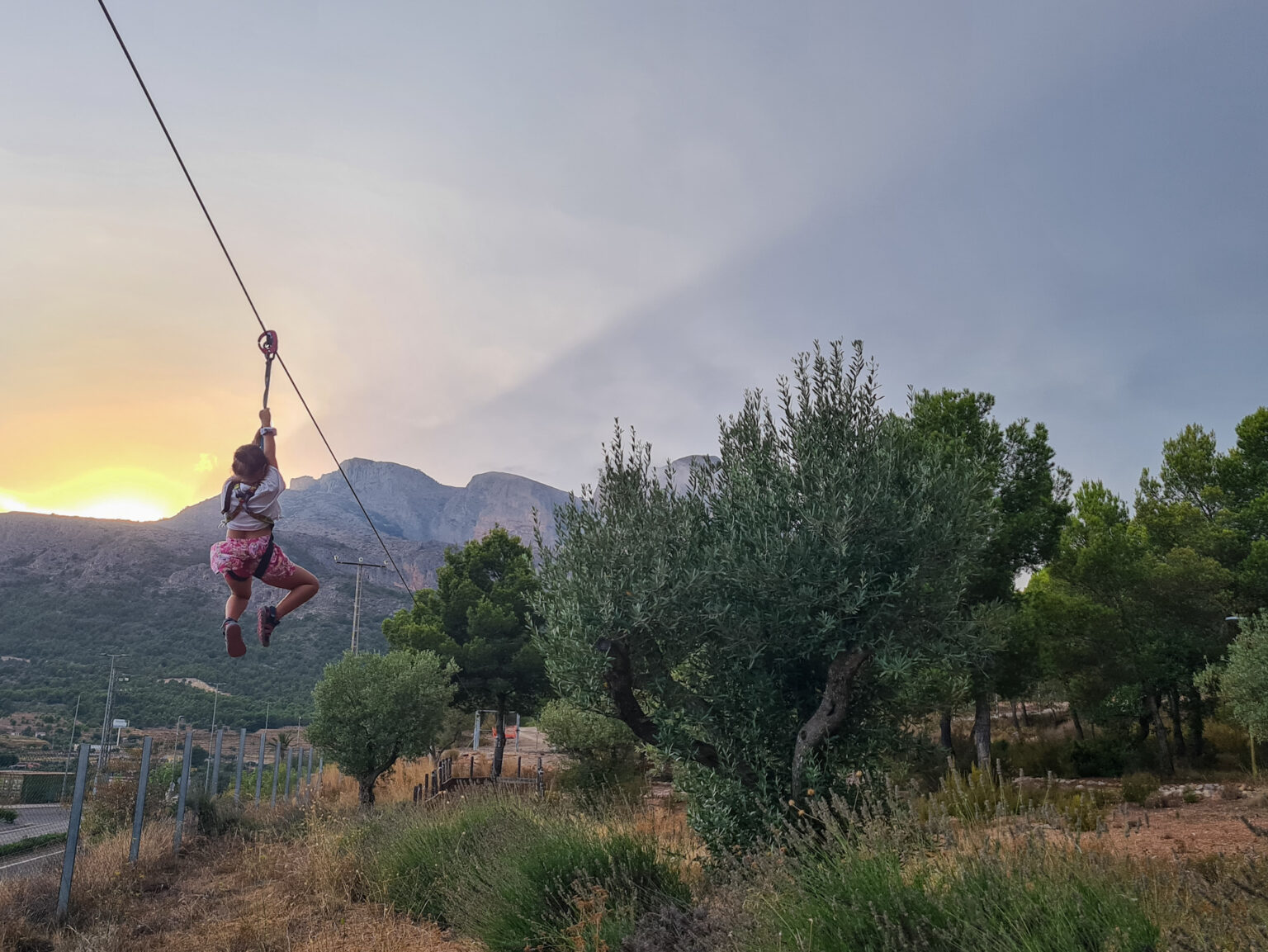 Visitamos el parque de aventuras Tirolinas Go en Alicante-La Nucia